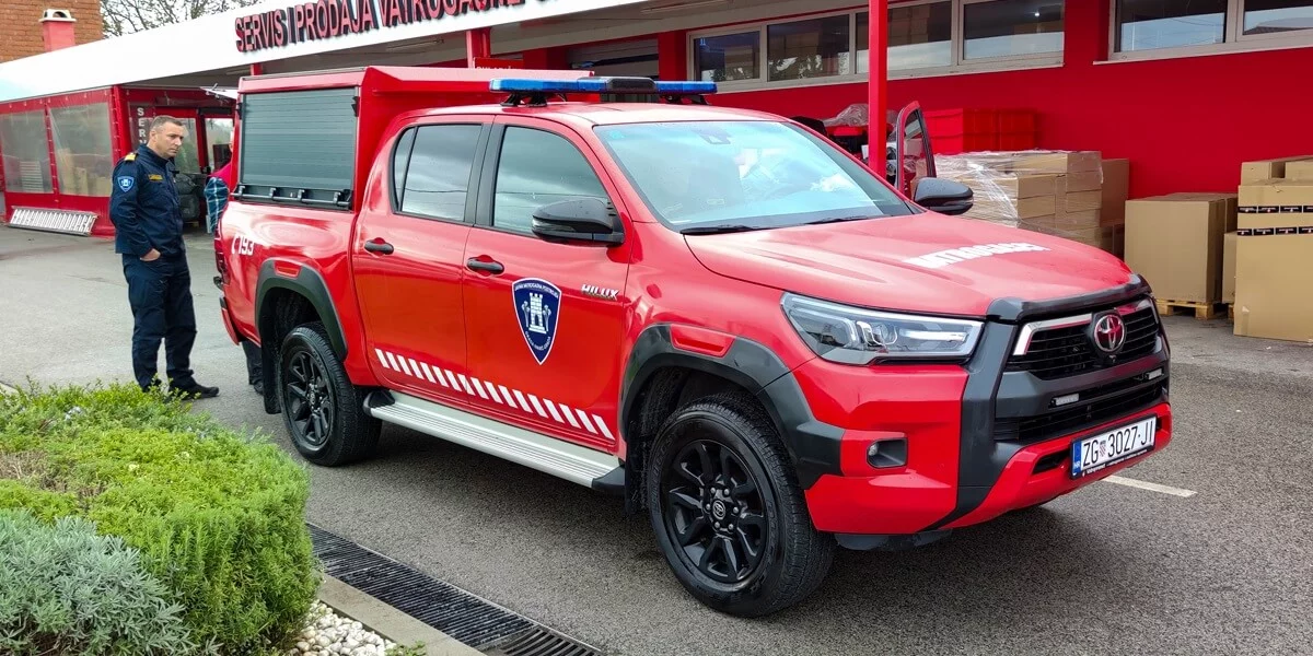 Delivery of a Toyota Hilux with a high - pressure fire module